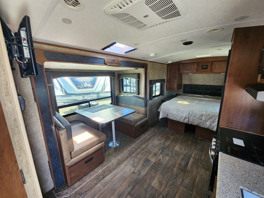 2023-Outdoors-Rv-Creek-Side-21Rbs-23568 | Grants Pass, OR | RV dealership